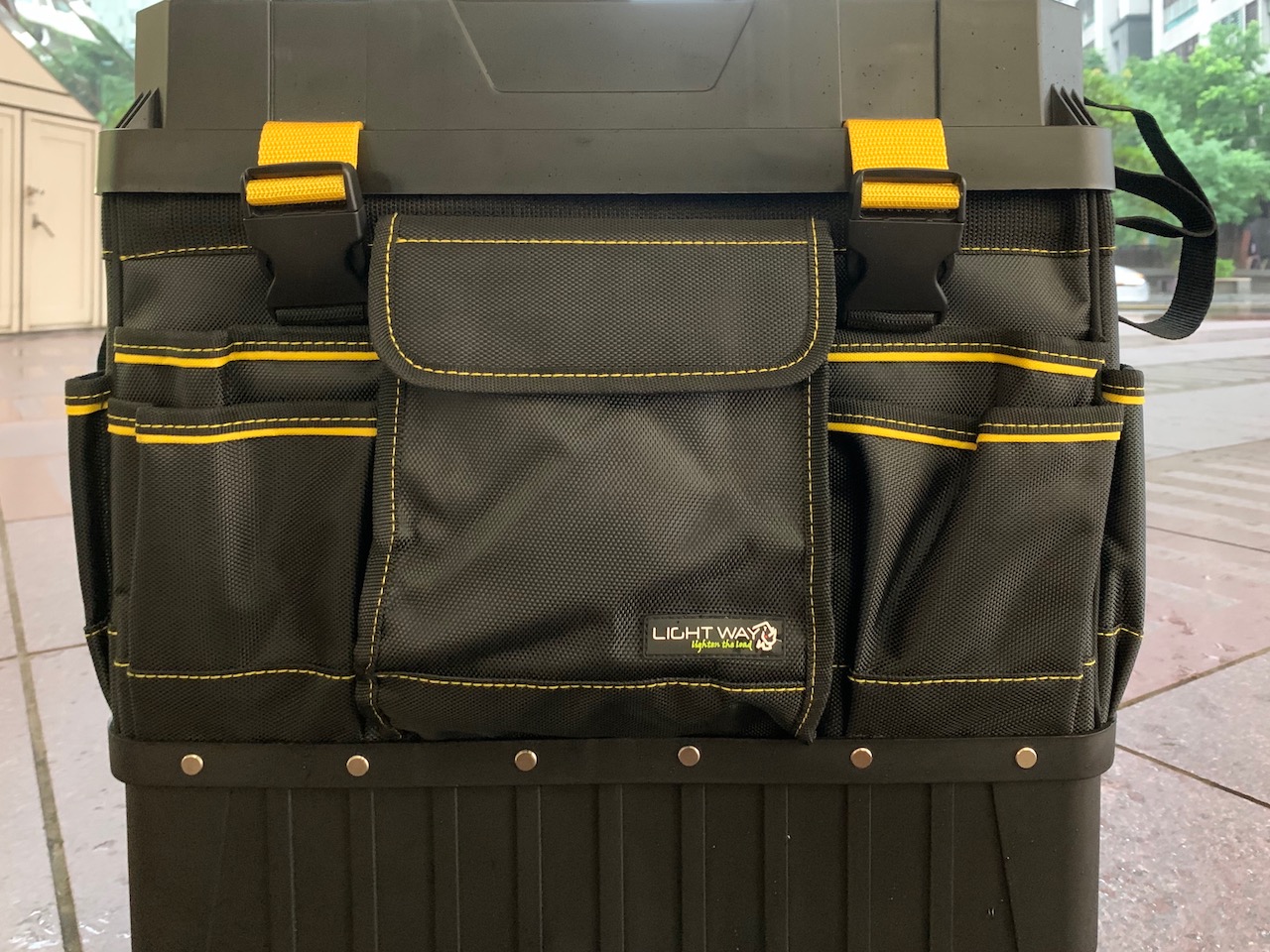 [開箱·工具箱] Light way 拉桿工具箱｜地表最強「防水、防塵、防泥巴」｜可以跟你上山下海的工具箱｜師傅必備萬能工具箱